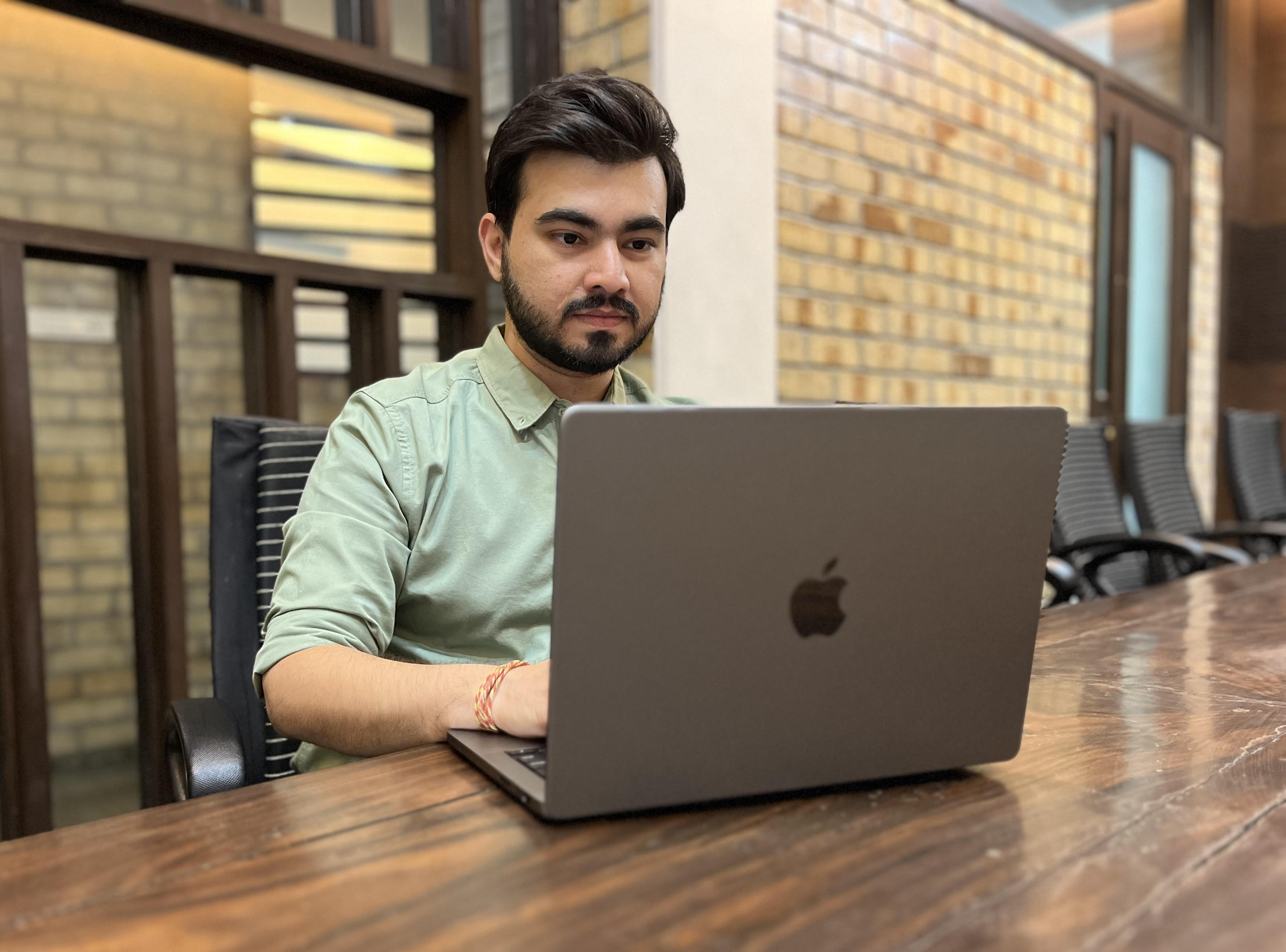 Conquer the Stage - Akshat Shrivastava | Tealfeed