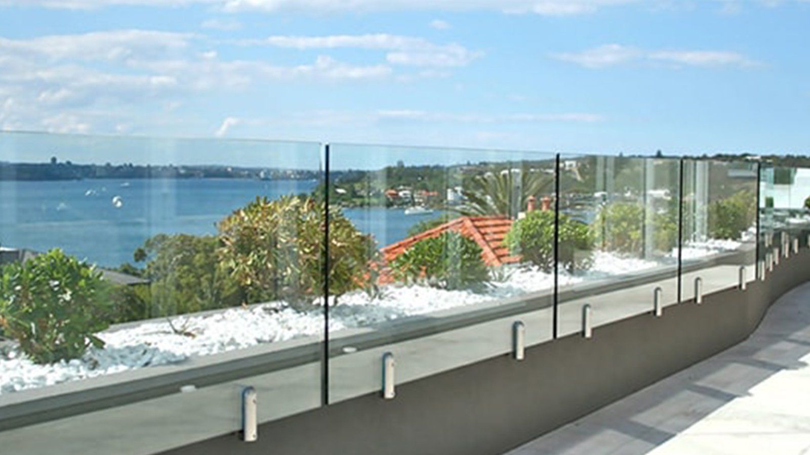 Safety with Glass Balustrades: What Homeowners Need to Know? - OZ Glass ...