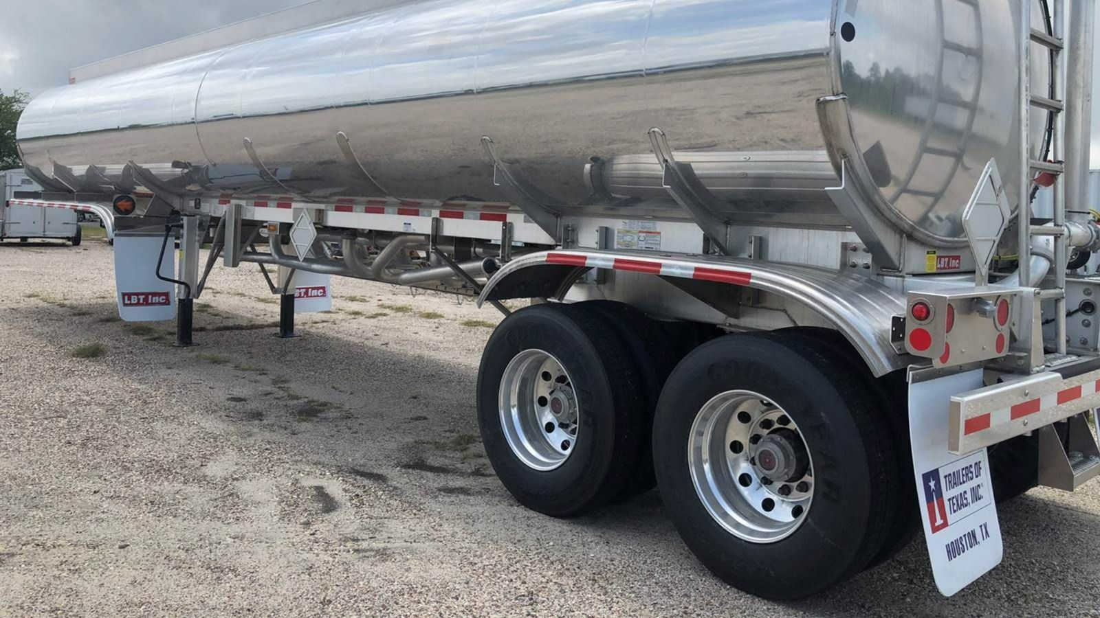 Buying Guide For DOT 406 Compliant Tank Trailers - Kunal Kathuria ...