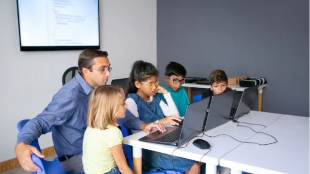 5 Reasons Why Python Programming is Best for Kids in 2023 - Knife ...