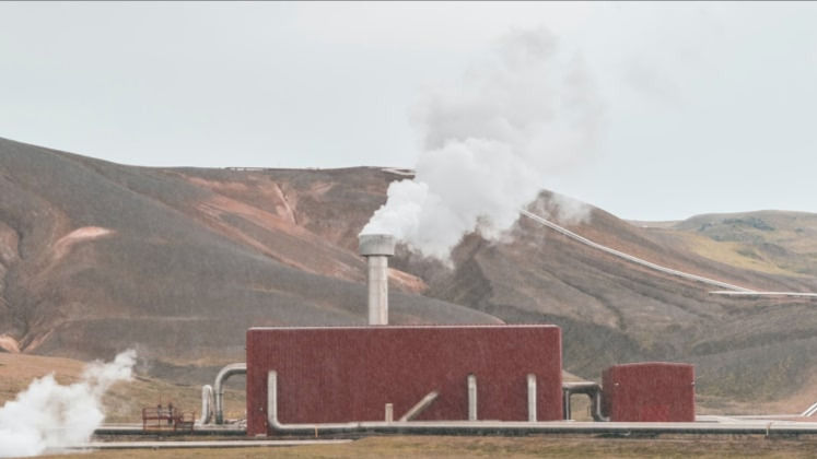 Using the Power of the Earth's Core. Geothermal Energy Advantages and ...